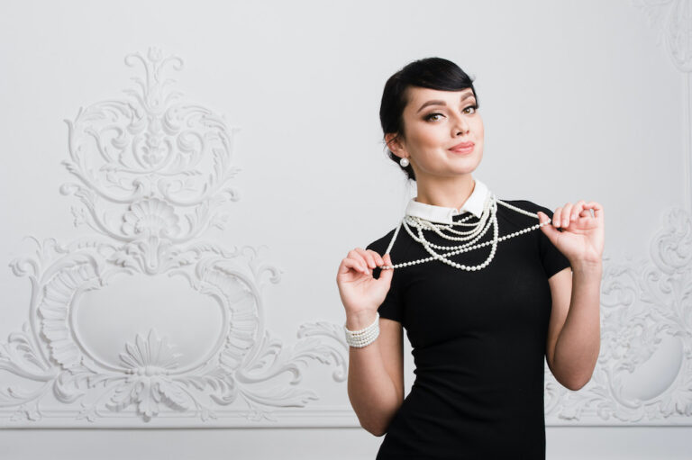 How to Wear Jewelry at Work and Look Professional - iStoryTime